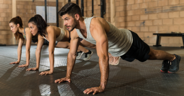 Rodzaje pompek: które i dlaczego warto wpleść w plan treningowy? Pompki ...